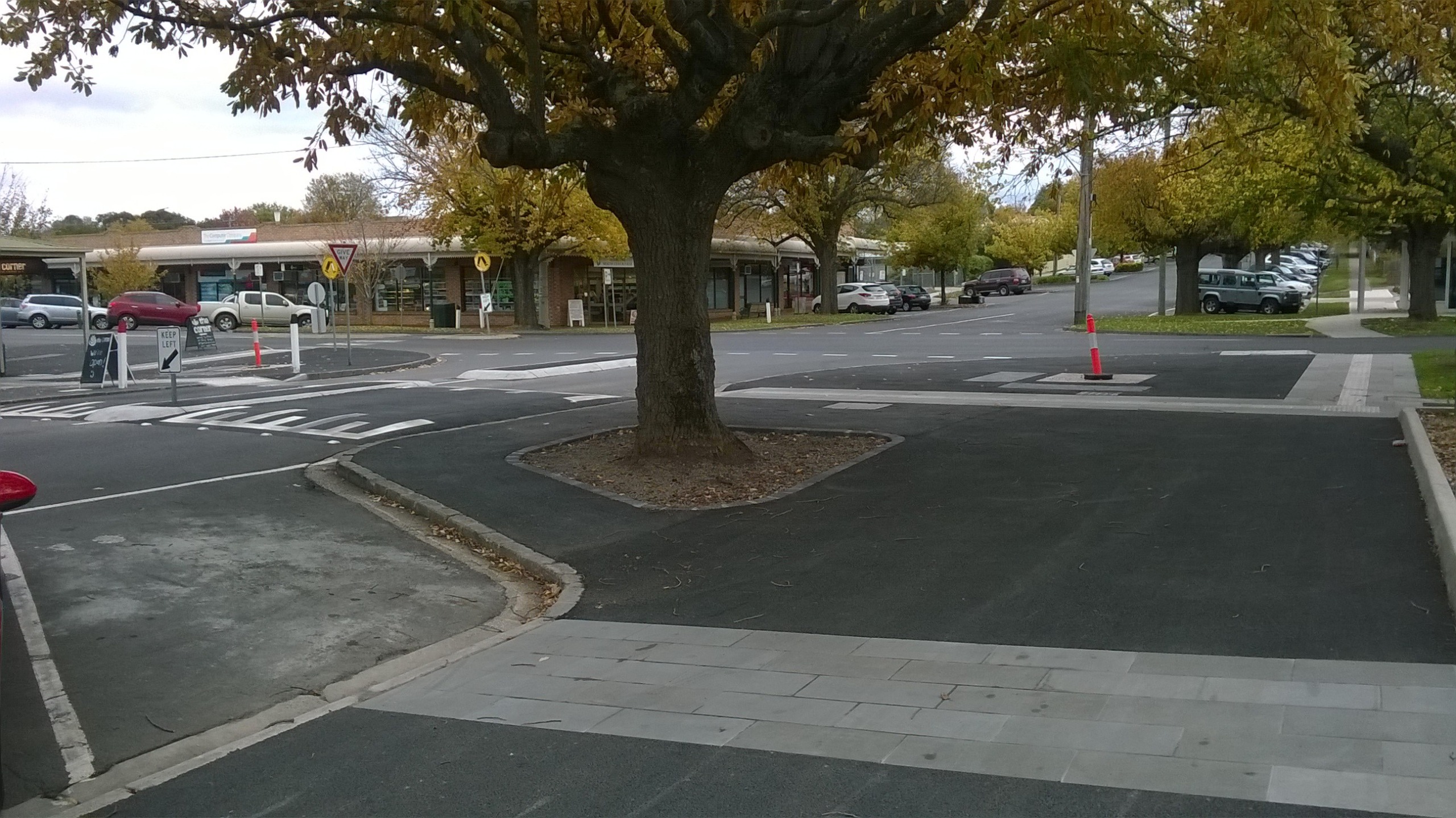 Intersection of Hamilton and Brantome streets, Gisborne | Pedestrian ...